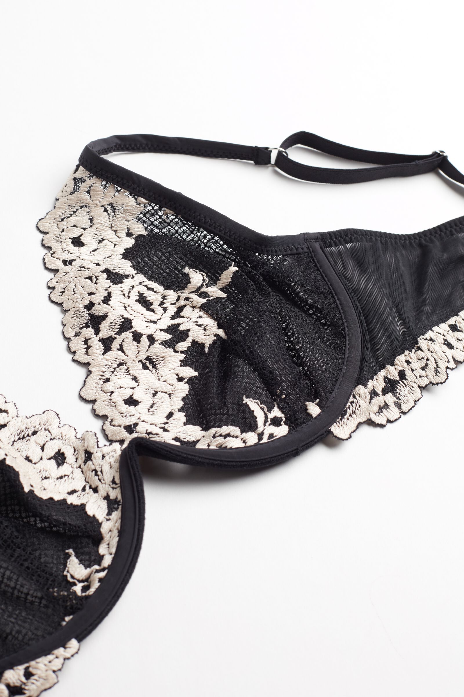 Pretty Flowers Balconette Bra | Intimissimi