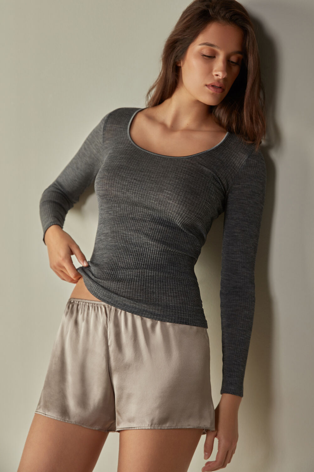 Maglia Manica Lunga con Scollo a Madonna in Lana e Seta | Intimissimi