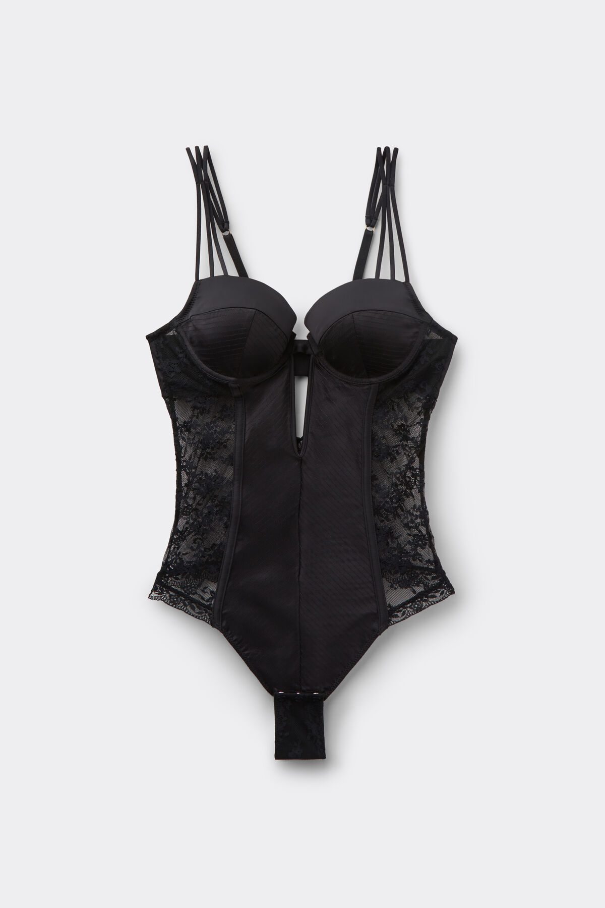 Elegant Red Lingerie For a Romantic Look | Intimissimi