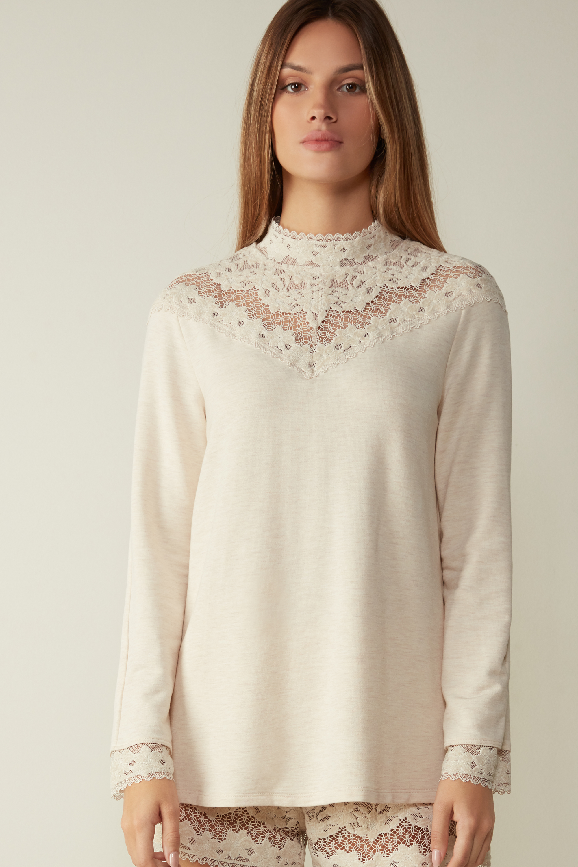 Classic Beauty Funnel Neck Long Sleeve Top | Intimissimi